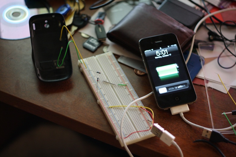 iPhone 4S, Meet The Palm Touchstone Inductive Charger